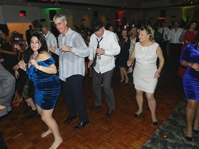 Connecticut Singles Dance December 31st at il Monticello | CT ConTacts LLC